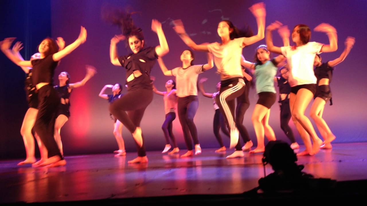 Opening Dance - Thriller - YouTube