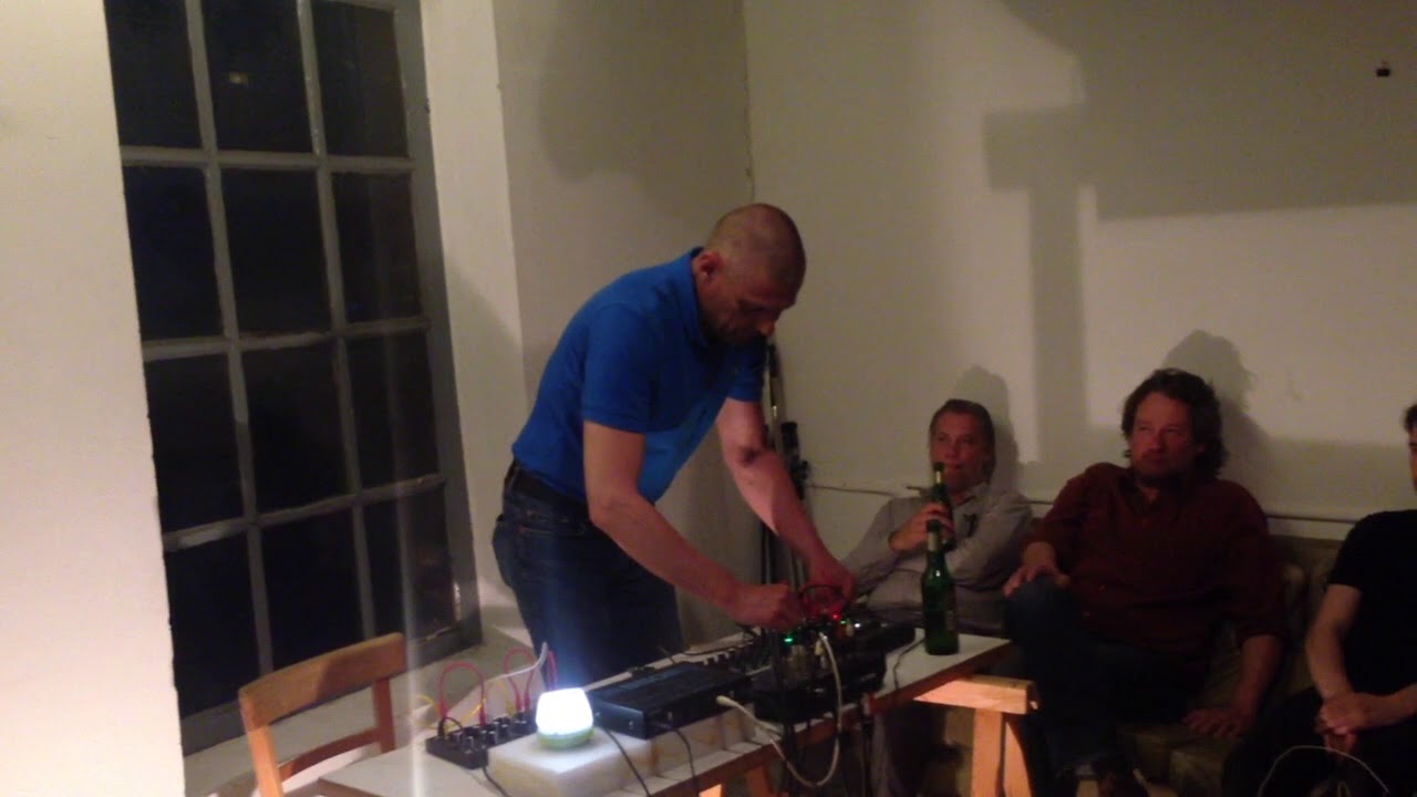 Michael Anacker, c!ang #24 (synthesizer), Düsseldorf, 2018-04-20 - YouTube