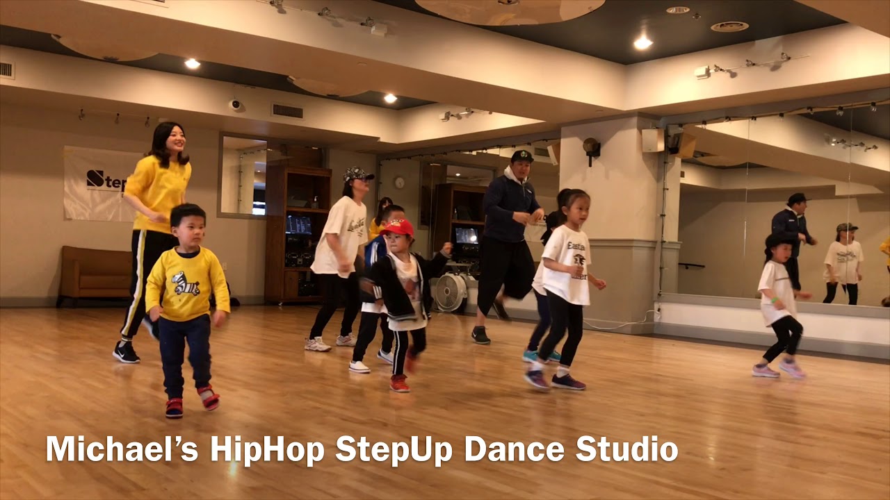 Michael’s Hiphop at StepUp Dance Studio Performance - YouTube