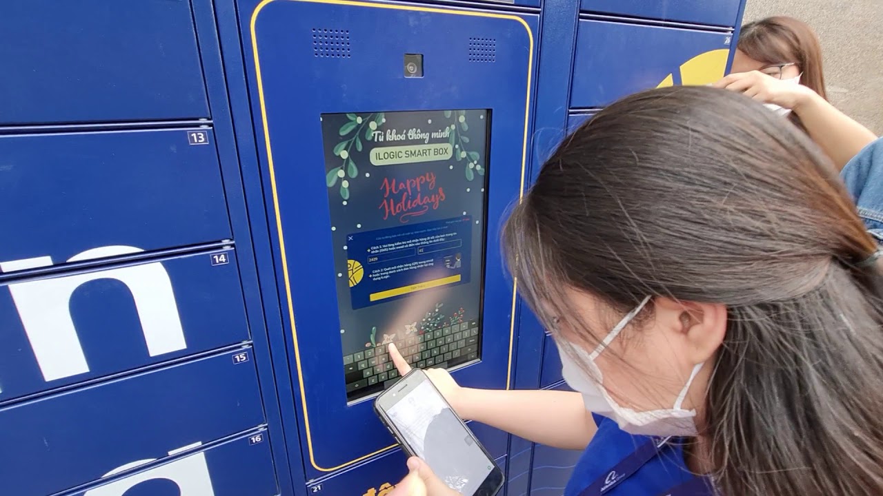 Demo điểm nhận hàng iLogic Box của Lazada - YouTube