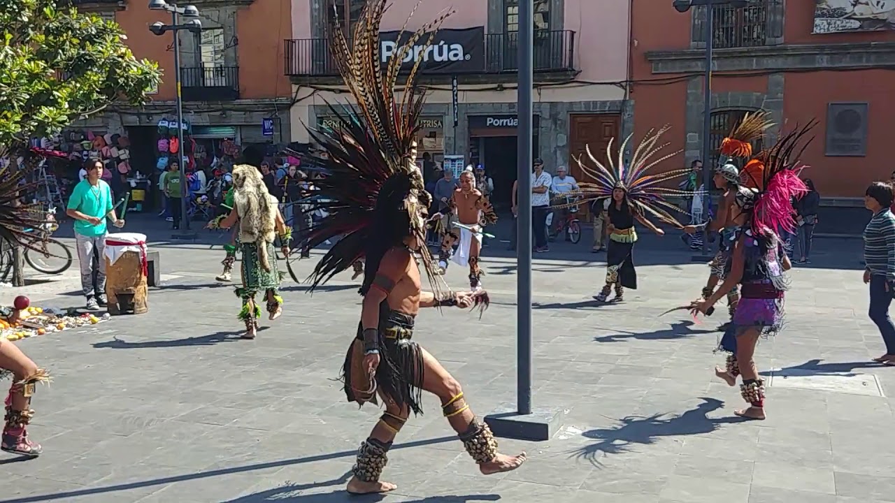 Aztec Dancing in the Zocalo, CDMX - YouTube