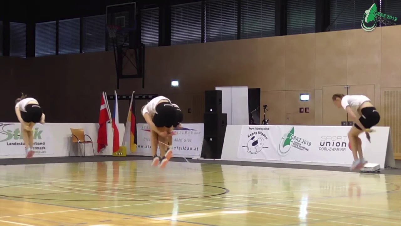 Single Rope Team Freestyle by team De 5 - YouTube