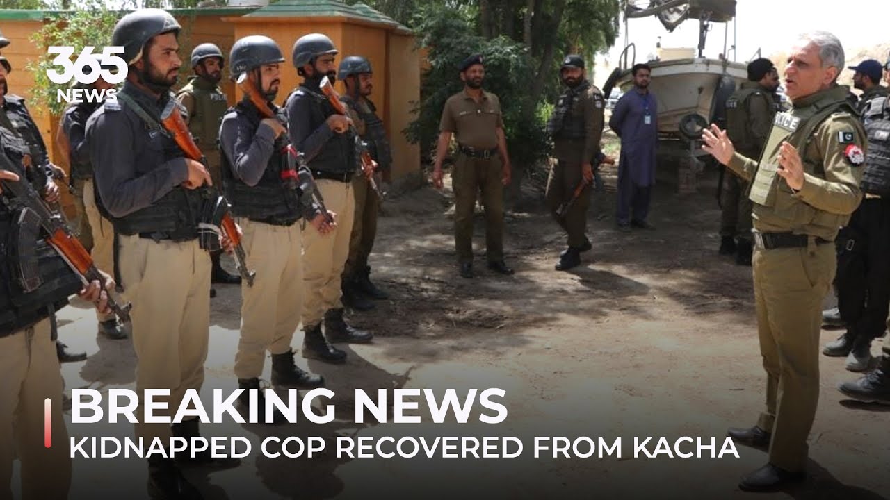 Breaking News | Kidnapped cop recovered from Katcha dacoits - YouTube