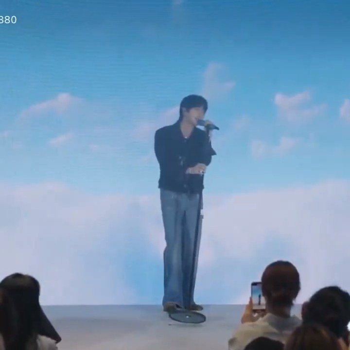 OMG #JIN SINGING WITH THE CLOUDS 😭💜JIN LIVE AT SEONGSU#Jin_Echo - YouTube