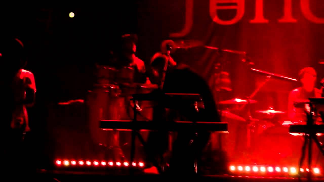 JUNGLE - "Busy earnin´" - YouTube
