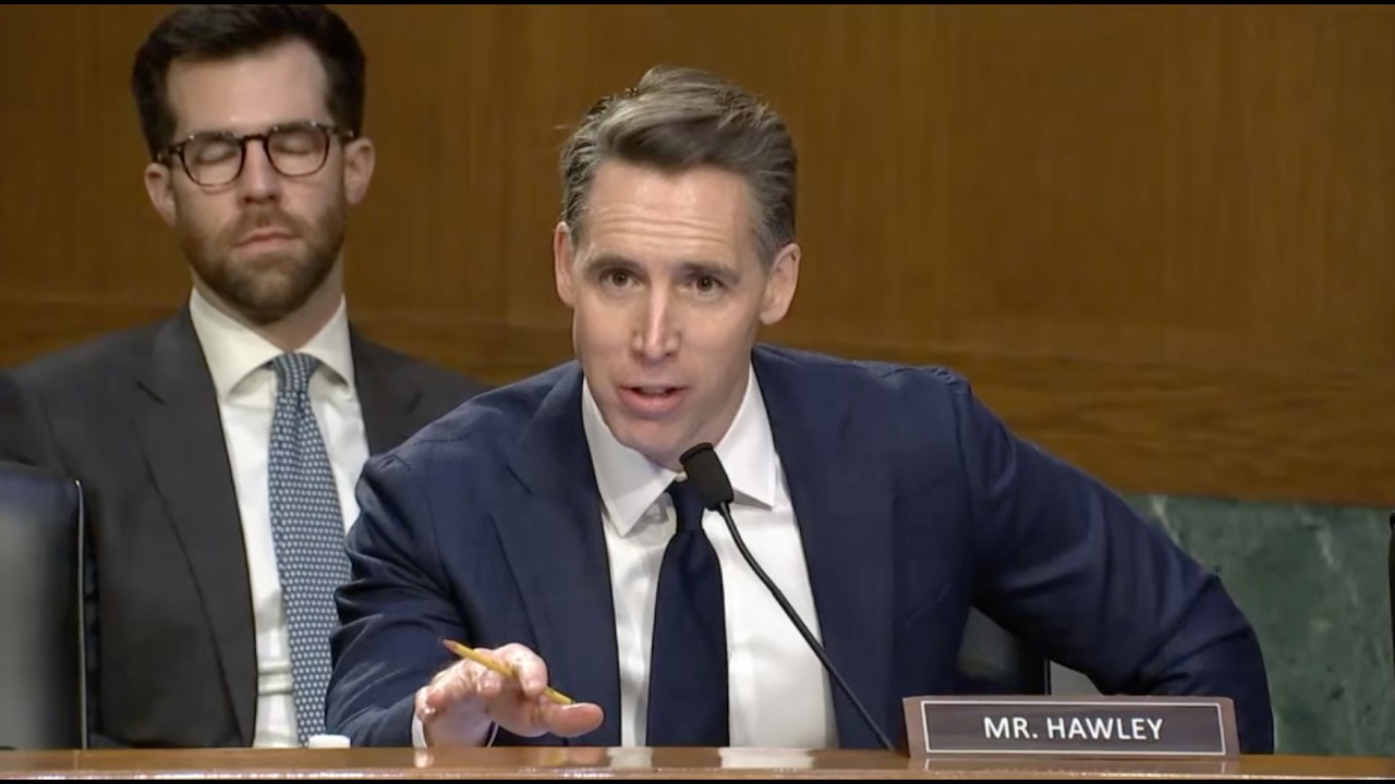 'The US Government Improperly Queried Your PERSONAL Info': Senator ...