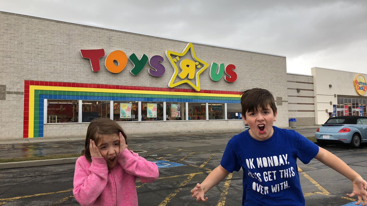 LIVE Stream @ Toys R Us with Kids - YouTube