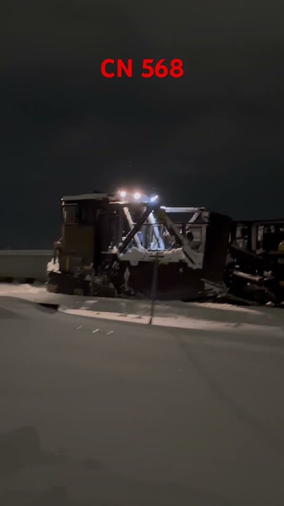 CN 568 Lead by the Snow Spreader Through Stratford. 2/19/2025 - YouTube