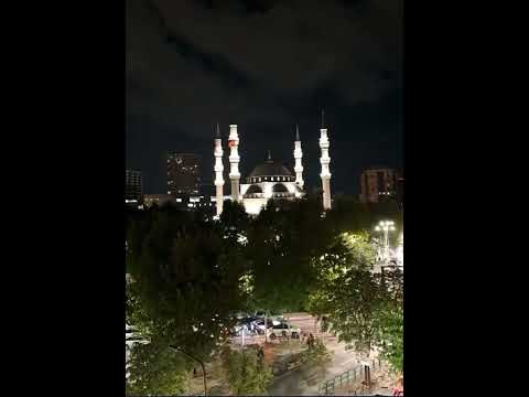 Ezani i parë në Xhaminë e Namazgjasë, Tiranë! E bëftë Allahu burim drite për mbarë vendin tonë! 🤲