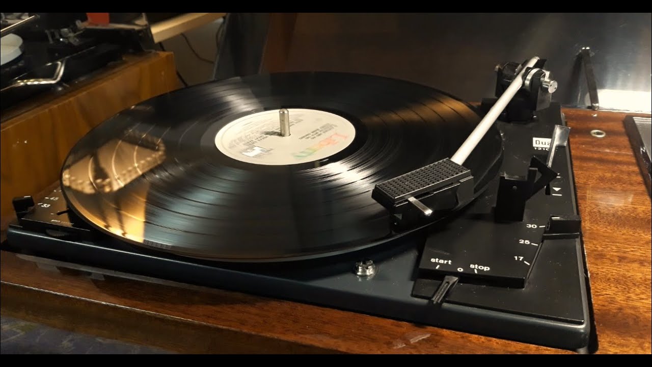 Cheap record changers comparison. Zenith 2G, Philips GF660 (GA160) and ...