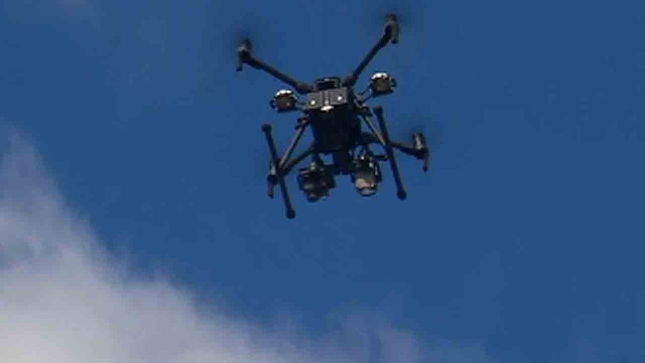 NYPD unveils new fleet of 14 drones - YouTube
