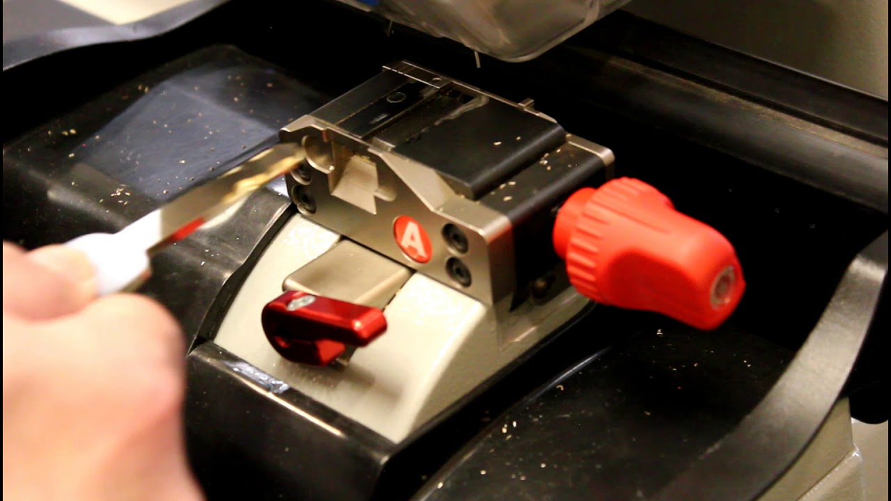 Sidewinder Konnect™ - Cutting Sidewinder Keys - YouTube
