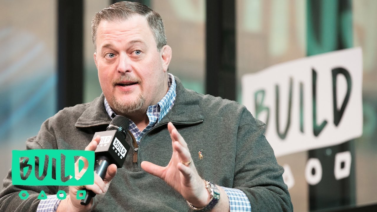 Billy Gardell Talks About Working With Melissa McCarthy - YouTube
