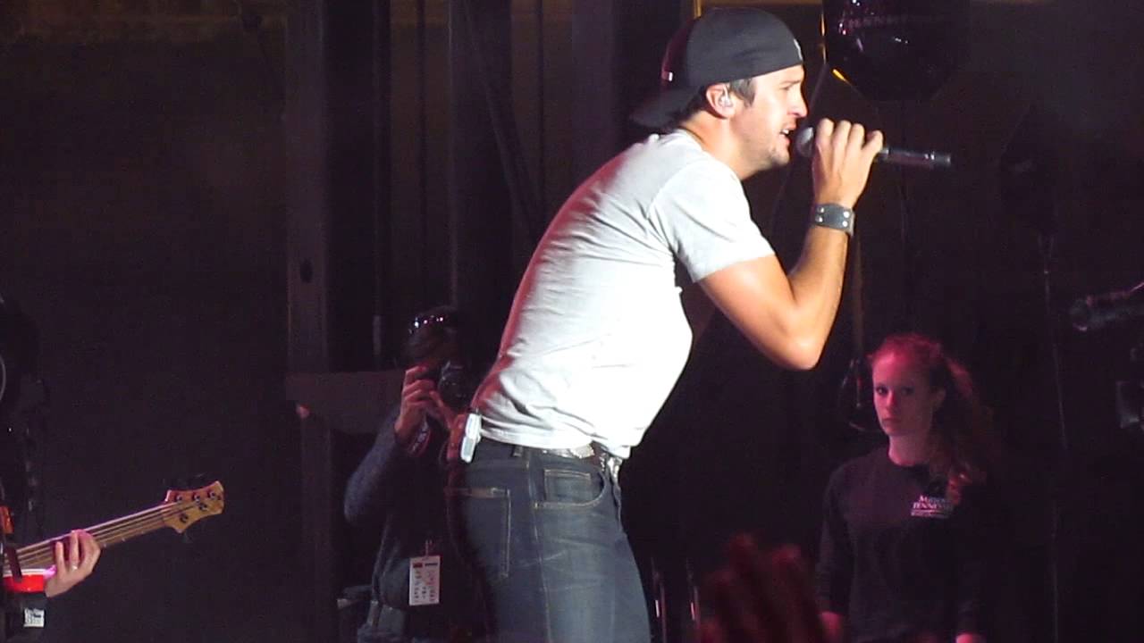 Luke Bryan "Kiss Tomorrow Goodbye" 2012 Capitol Street Party 5 - YouTube
