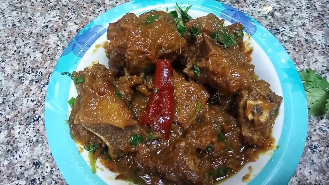 Beef do pyaza - YouTube