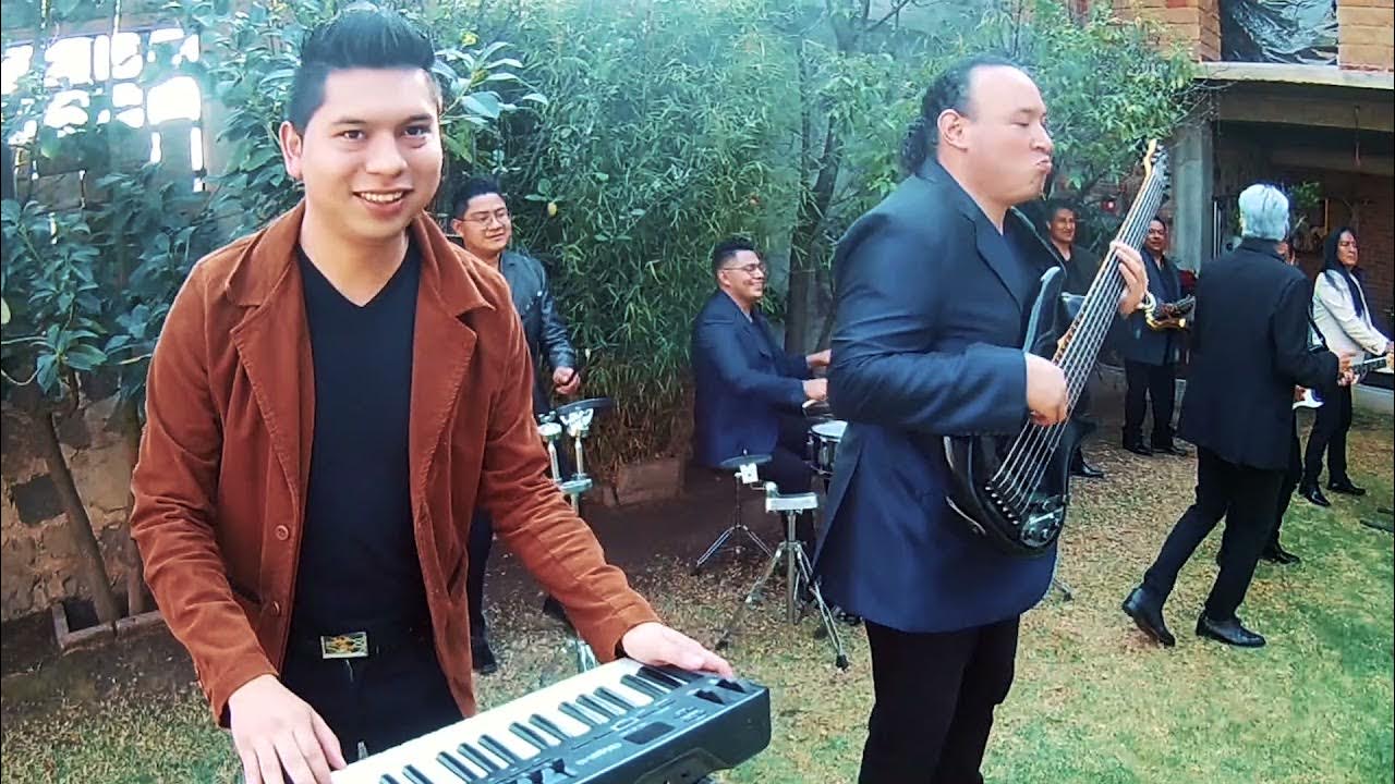 José Luis Ramirez Y Los Campechanos - La Chica Violeta (Video Oficial) - YouTube