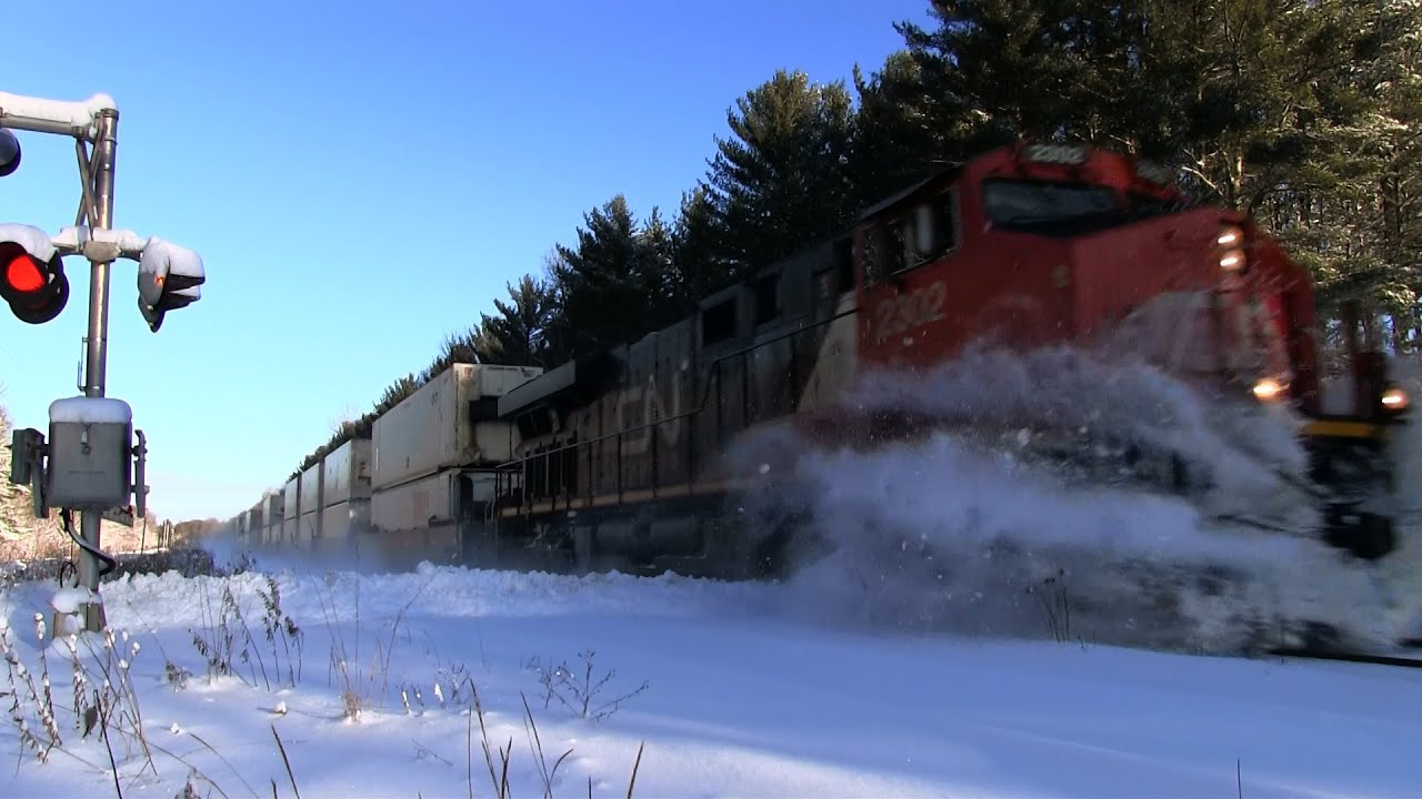 LAYS! CN 2302 at Sparrow Lake (02JAN2015) - YouTube