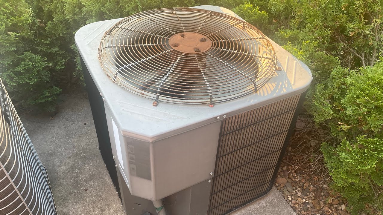 2007 Payne 5 ton 13 SEER central air conditioner starting up and ...