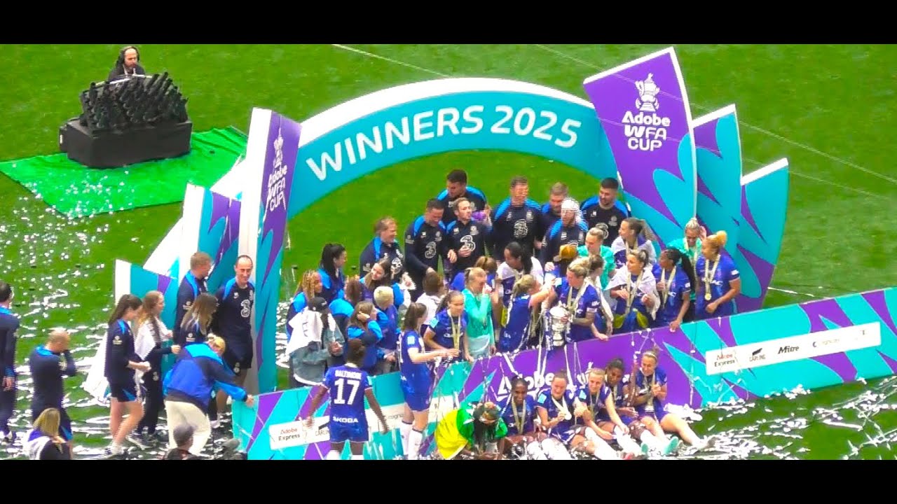 Chelsea Women F.C Parade The F.A Cup Around Wembley Stadium After 2025 ...