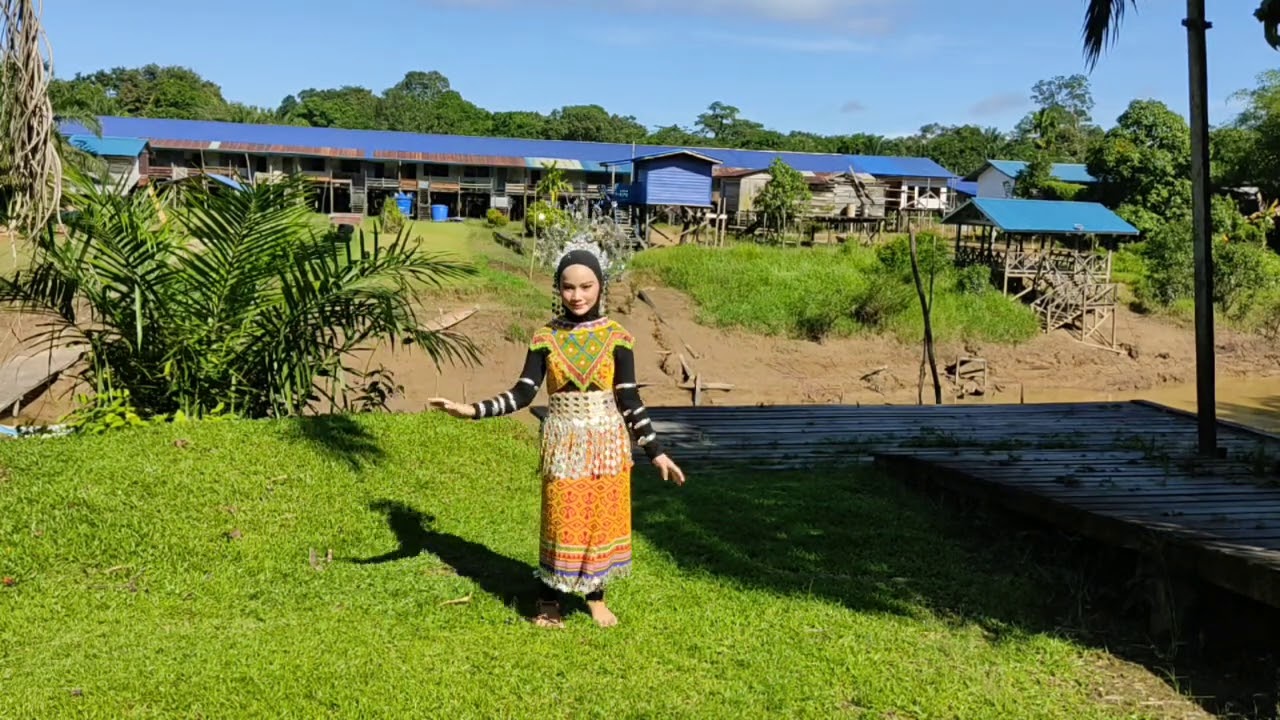 Ngajat Indu by Fifi Nur Ellysha Binti Abdullah - YouTube