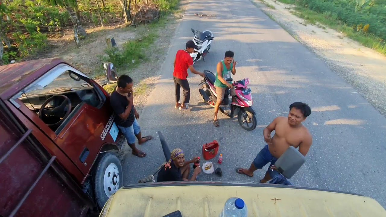 Mobil barokah bocor ban + stang pendek patah-hary kencus - YouTube