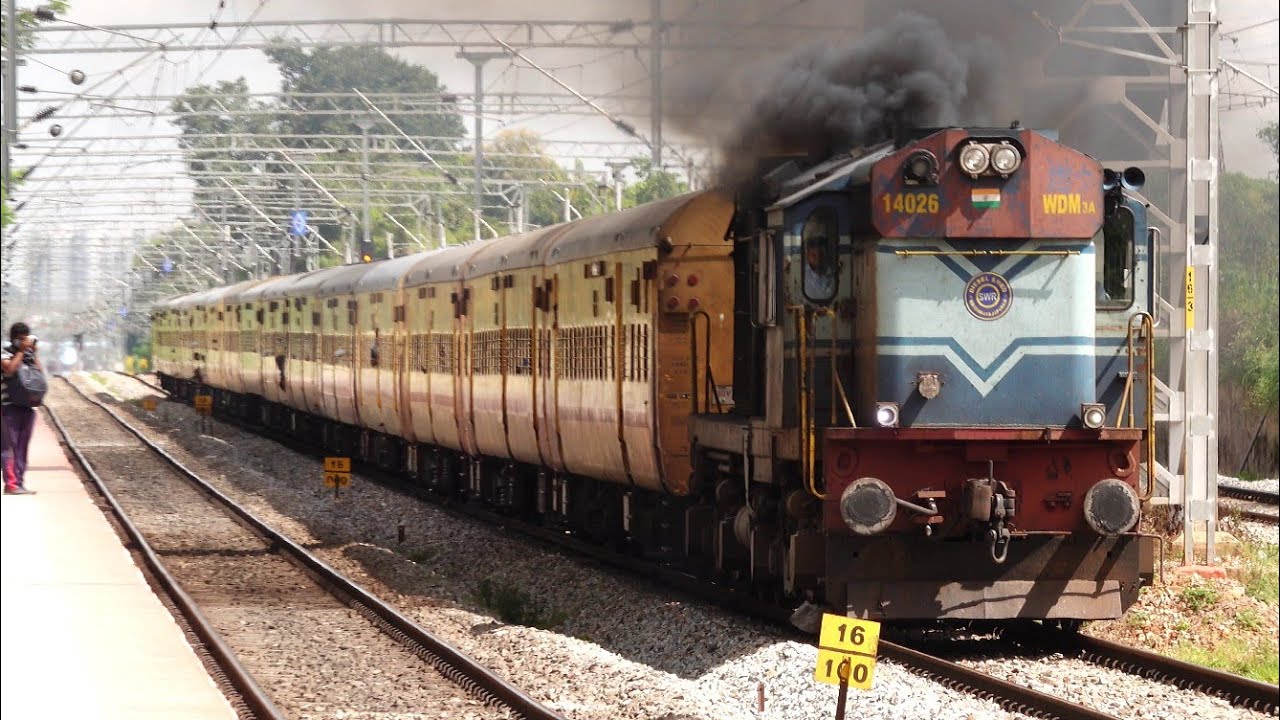 Old Classic KJM WDM 3A Acceleration, Smoking Departure and Furious ...