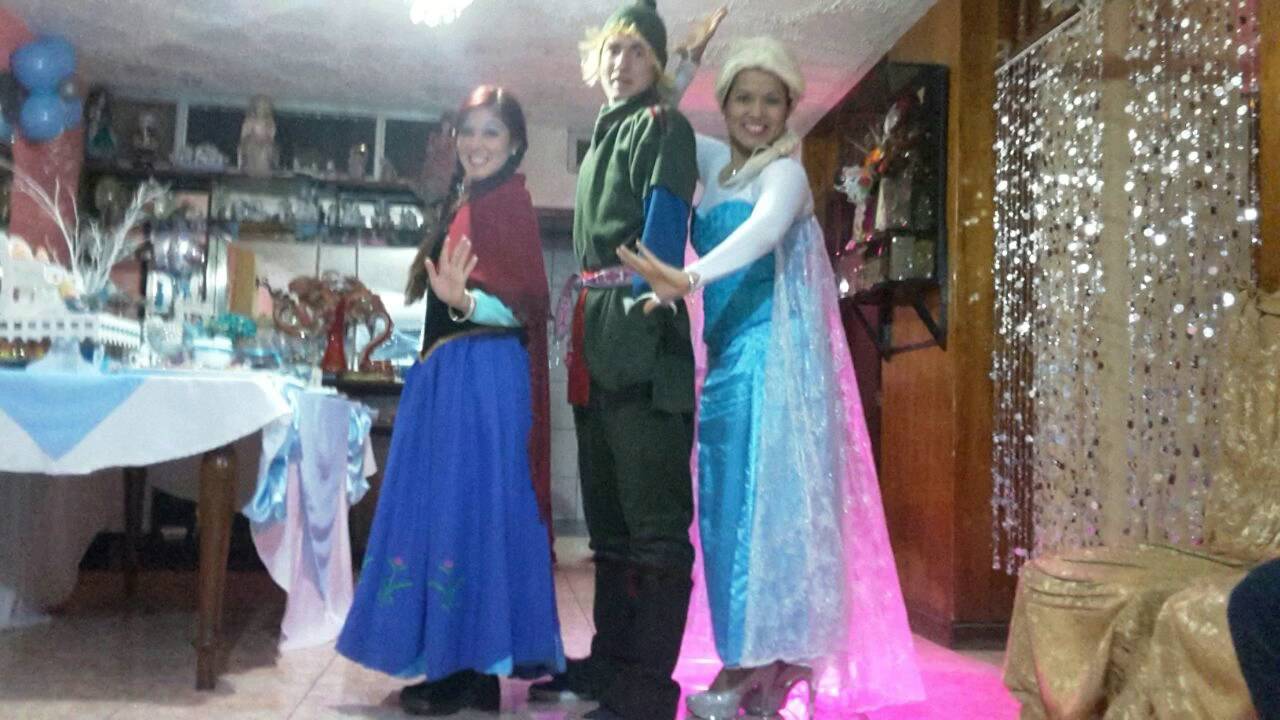 Frozen | Elsa y Ana | Libre Soy - YouTube