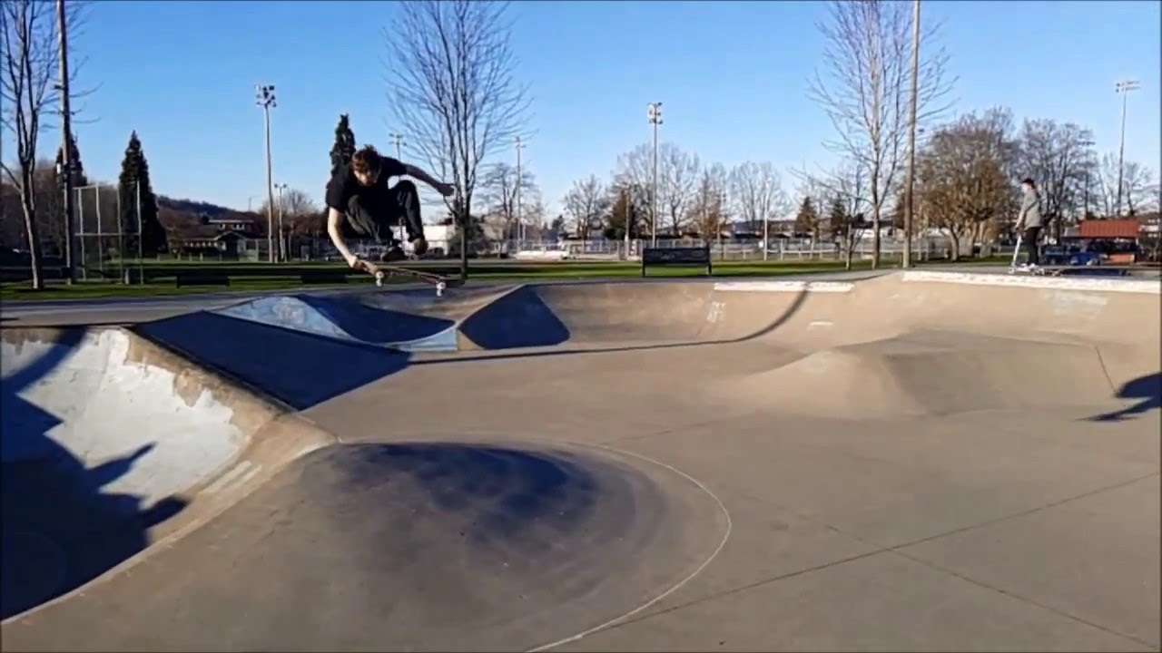 Ryan Moseley skating Renton Wa Liberty Park Skatepark - YouTube