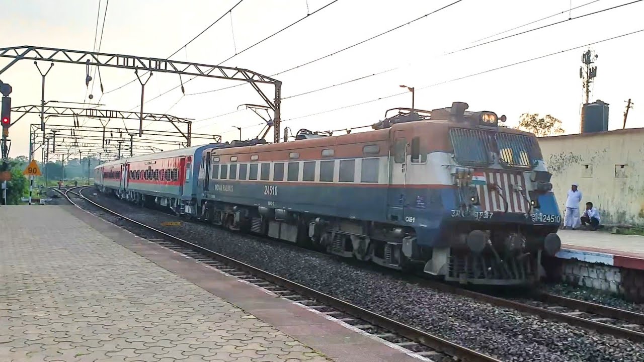 Mixed LHB coaches speeding with JHS WAG7 - YouTube