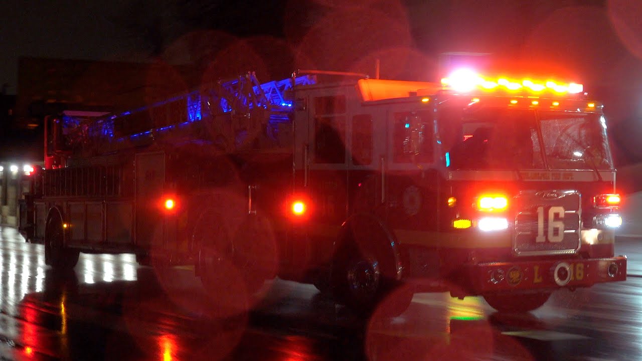 Philadelphia Fire Department Ladder 16 Responding - YouTube