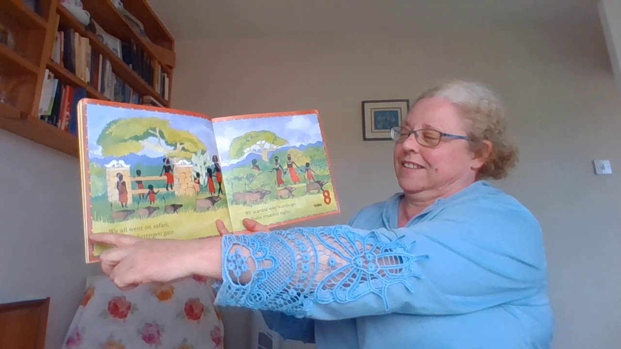 #HamiltonReads - With Mrs Bascombe - YouTube