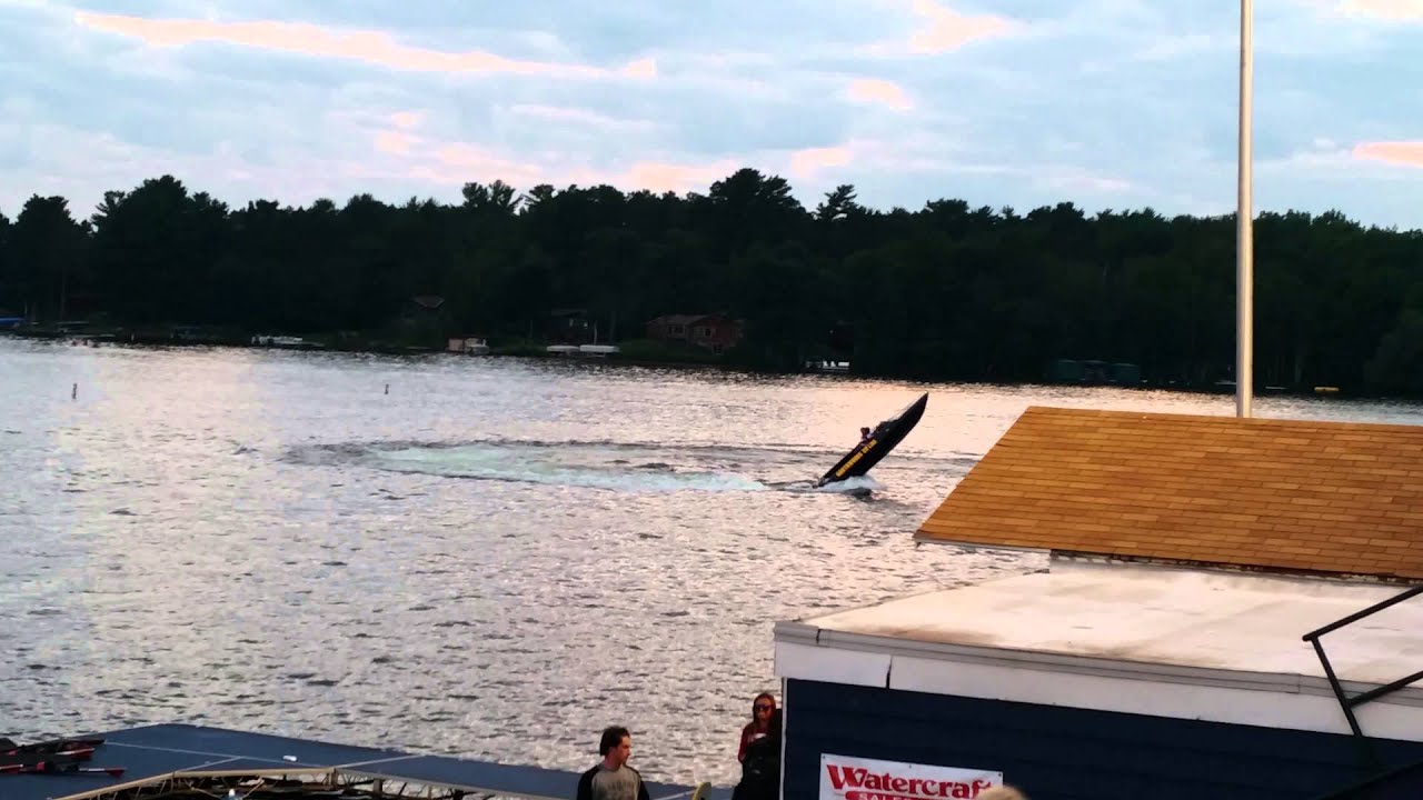 Boat wheelie - YouTube