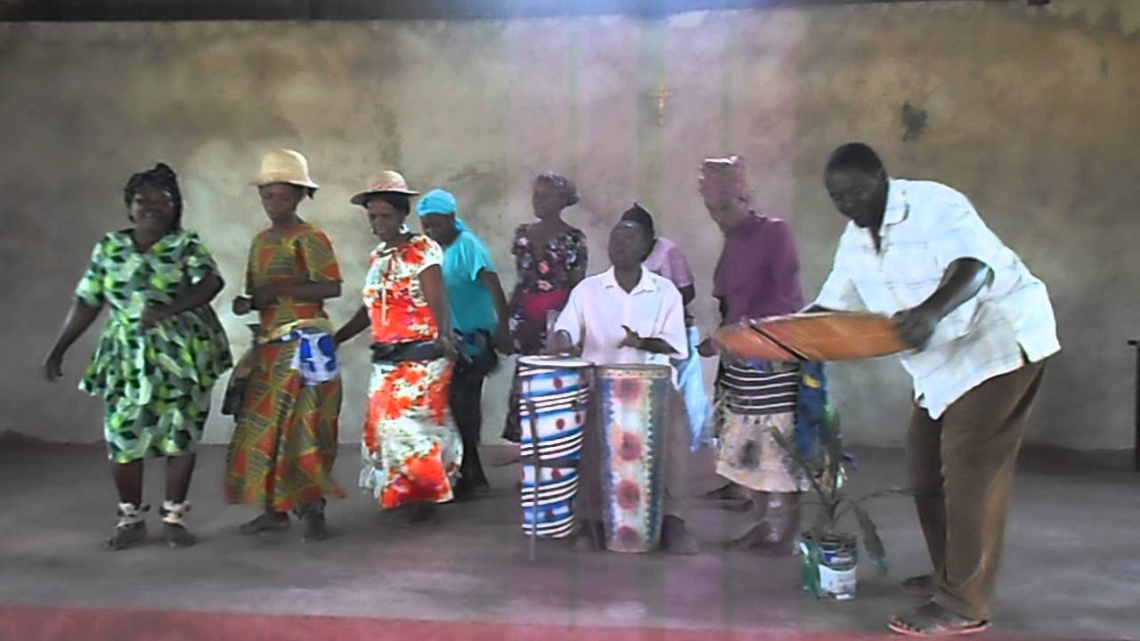 Taita Tribe singing "Karibu" at Wongonyi Village, Kenya! - YouTube