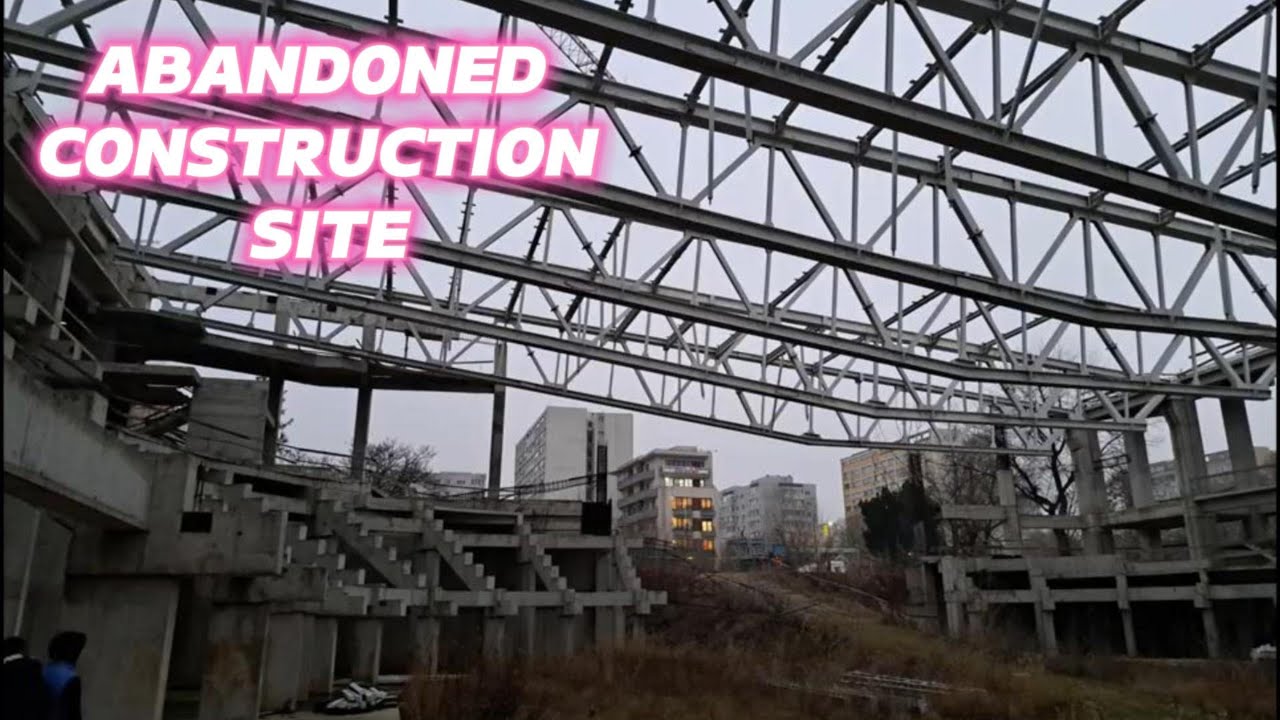 EXPLORING A HUGE ABANDONED CONSTRUCTION SITE - YouTube