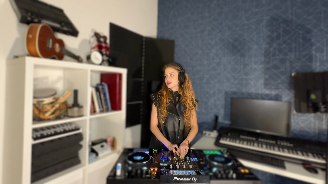 Erika Krall- KRALLING # 39 (Melodic House, Indie Dance, Progressive ...