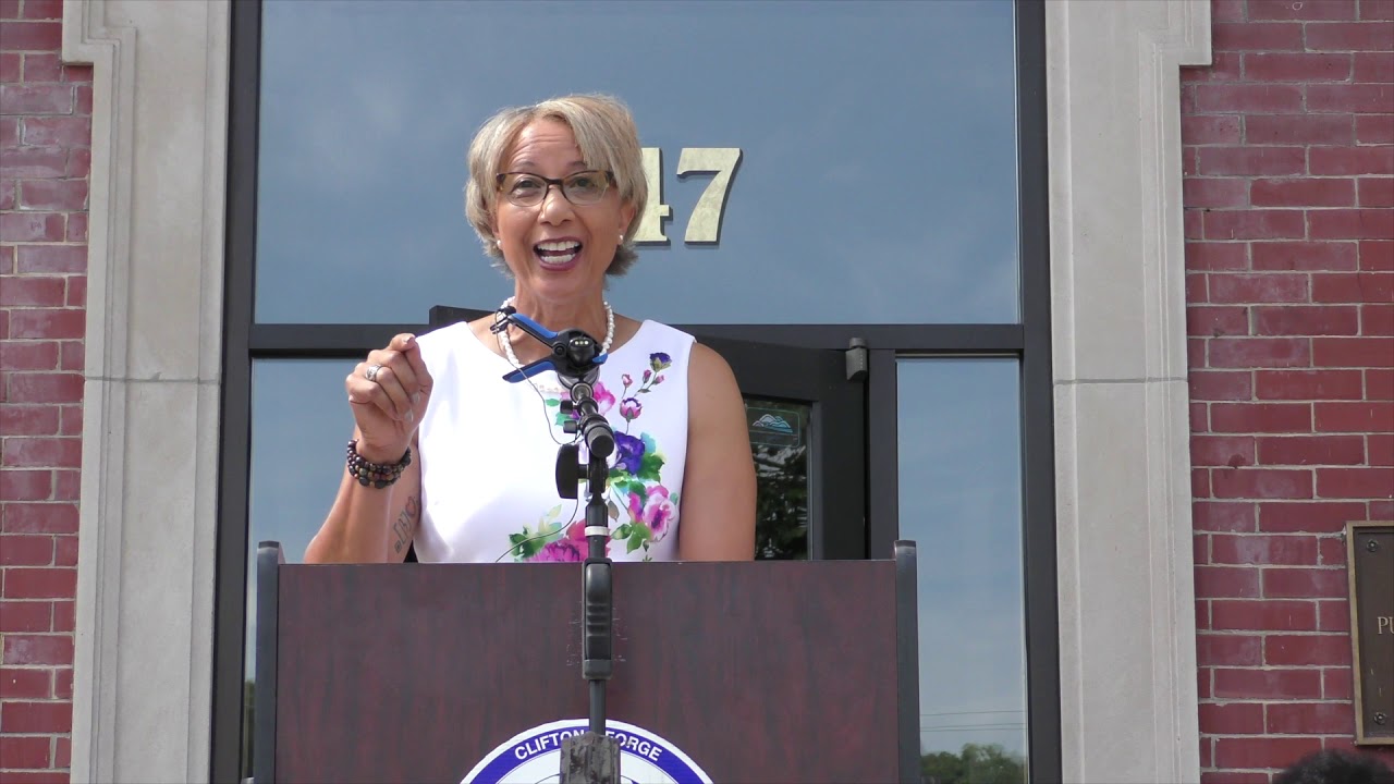 Trudi Lacey Speaks To Crowd On "Trudi Lacey Day" In Clifton Forge - YouTube