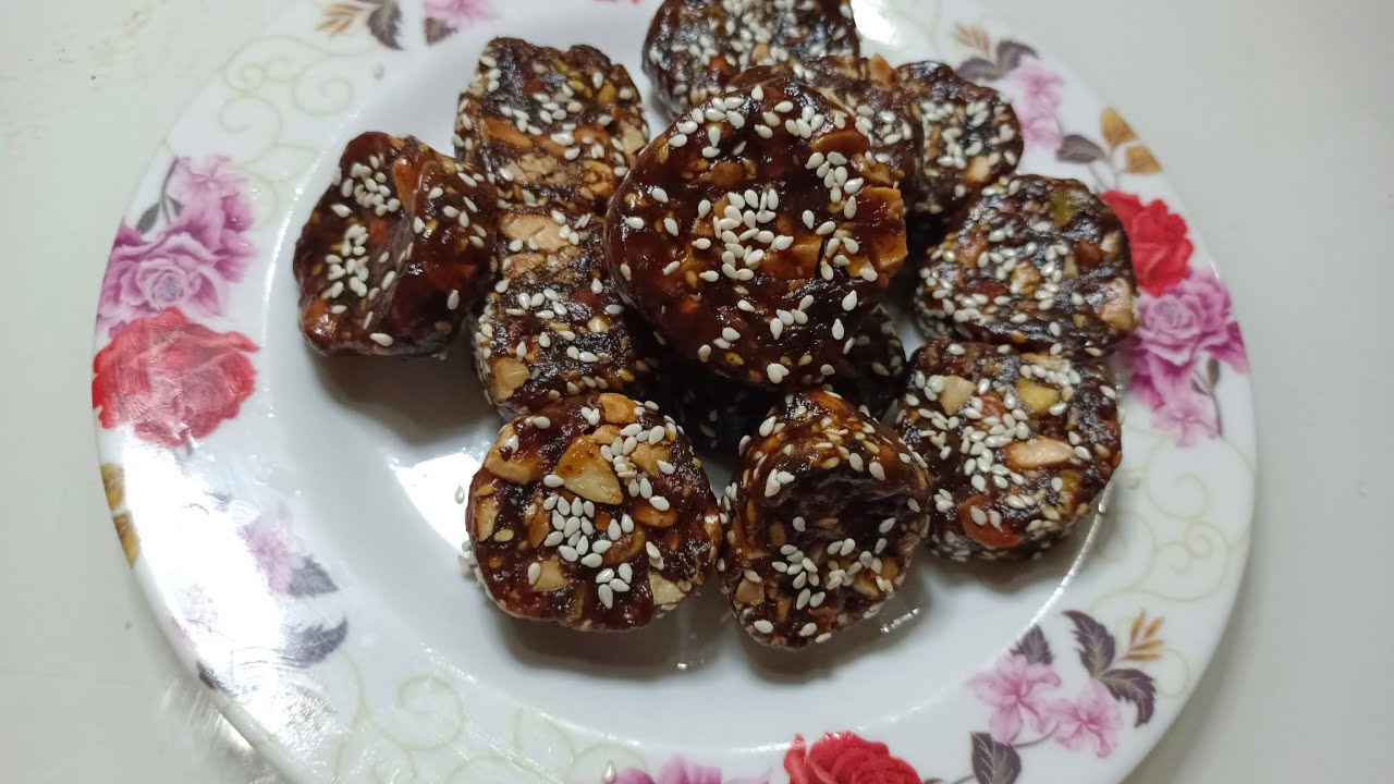 khajur barfi/ Dates and nuts roll /no sugar dessert/ High protein snack ...