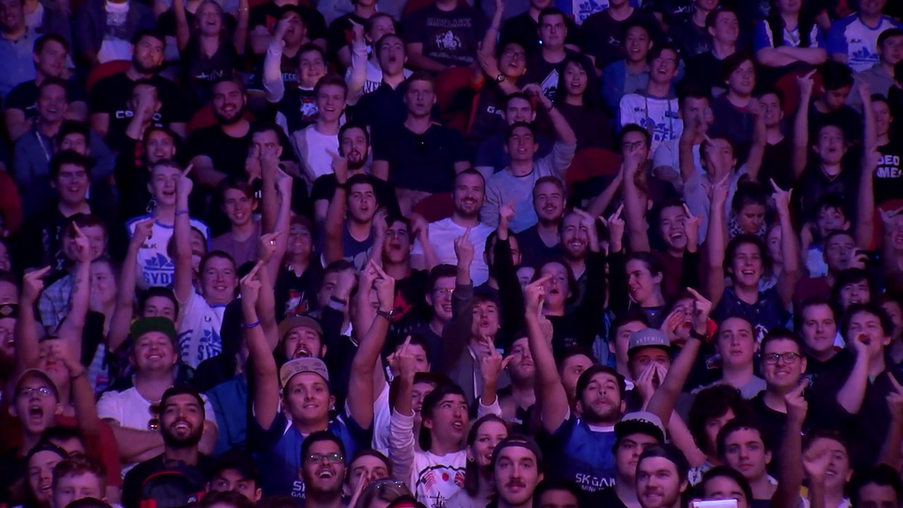 AU Crowd flips off | MIDDLE FINGERS | - YouTube