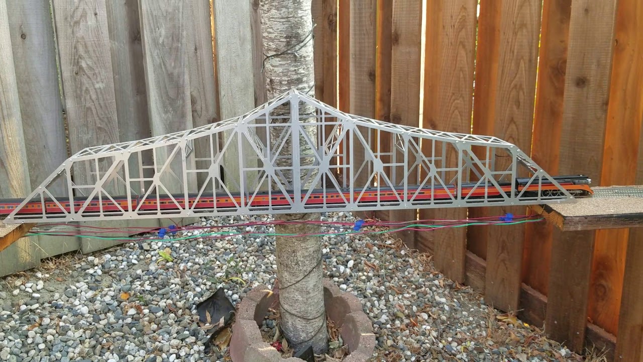 Backyard Layout HO Scale 17 passenger Southern Pacific Daylight - YouTube