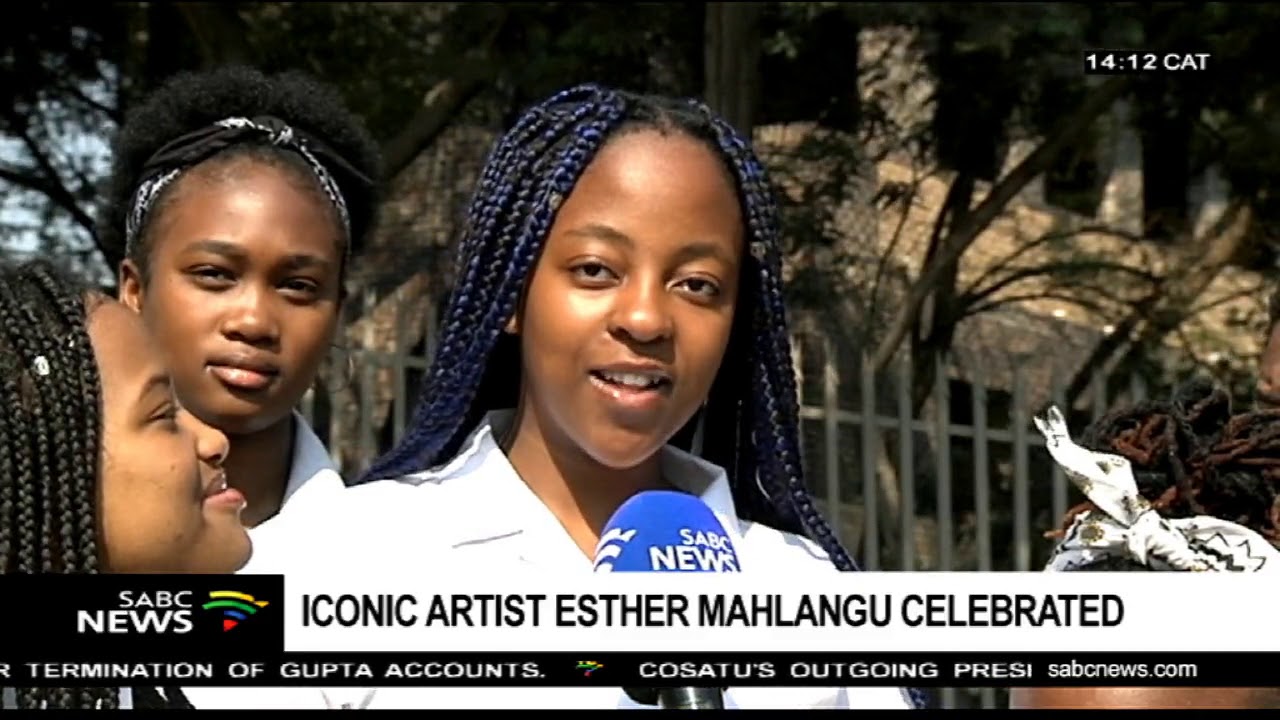 Iconic artist Esther Mahlangu celebrated - YouTube