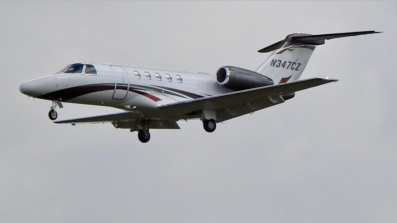 Textron Aviation Cessna 525C Citationjet CJ4 N347CZ at Cambridge - YouTube