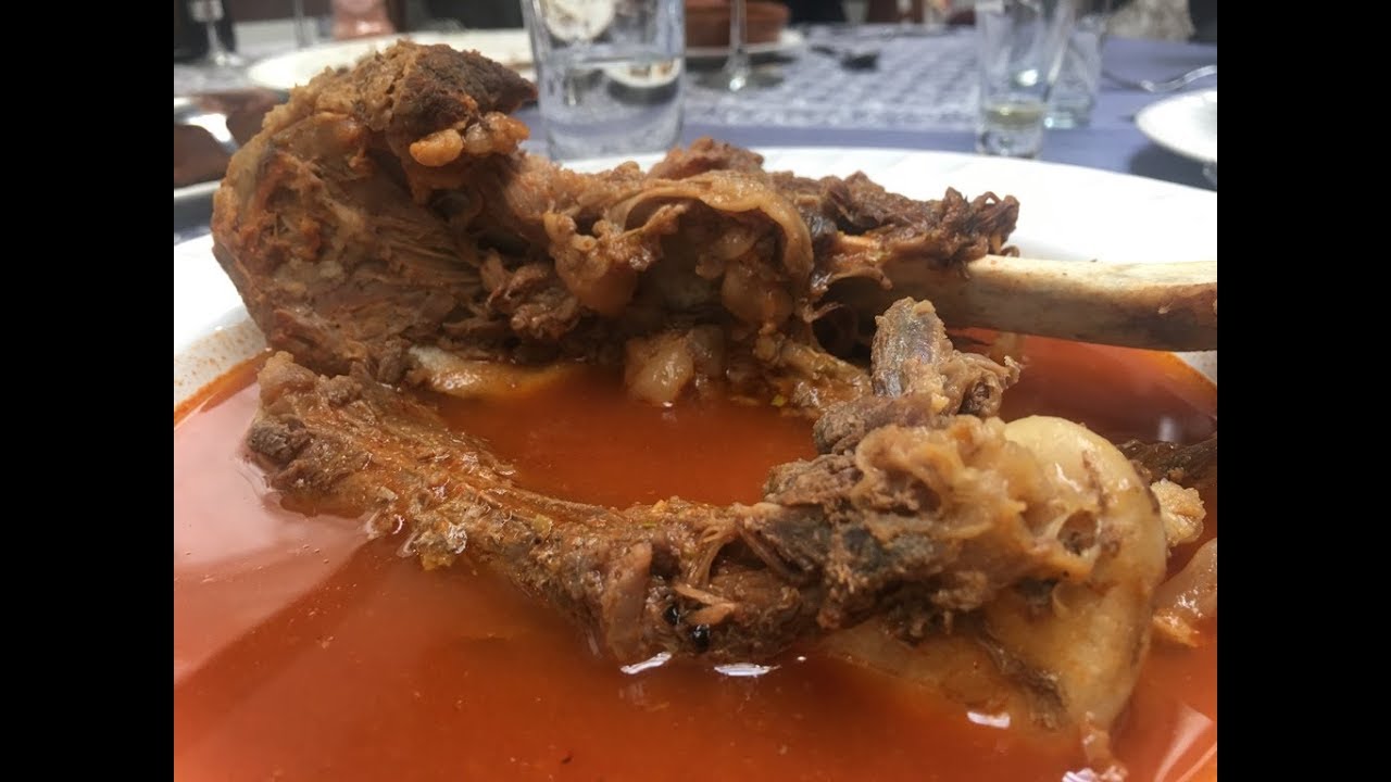 La carne y los huesos del chivo - YouTube