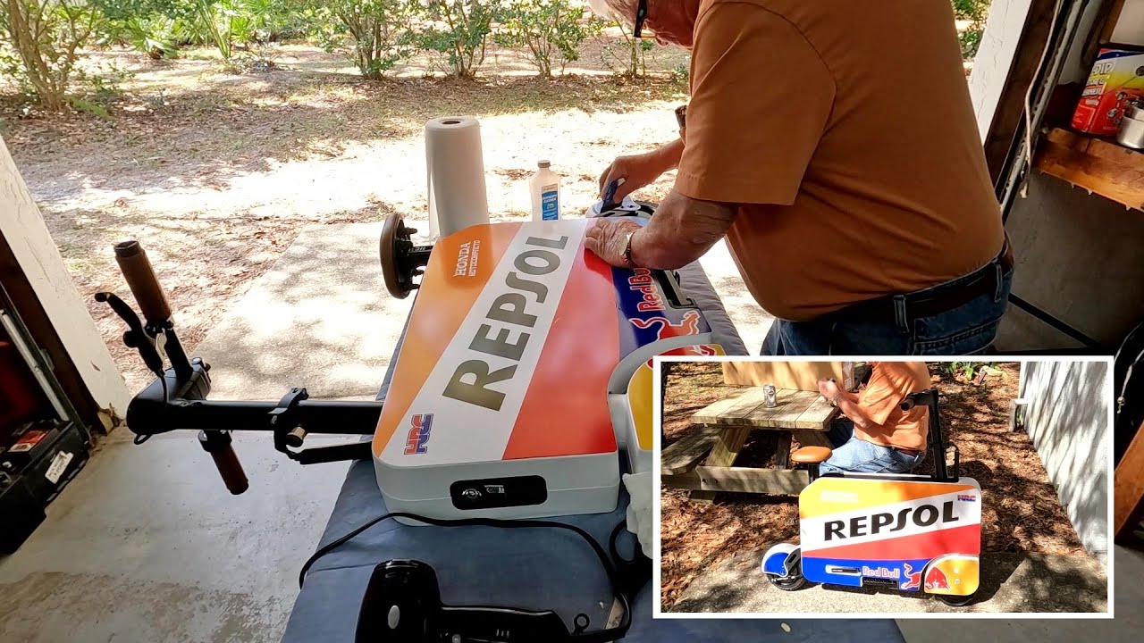 2024 Honda Motocompacto - Installing a Repsol wrap on our Motocompacto ...