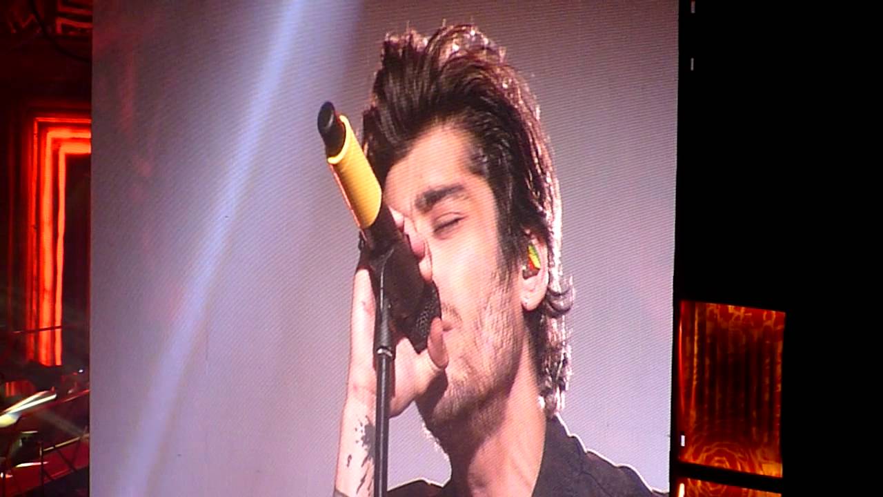 One Direction- Right Now Live Detroit 8/17 - YouTube