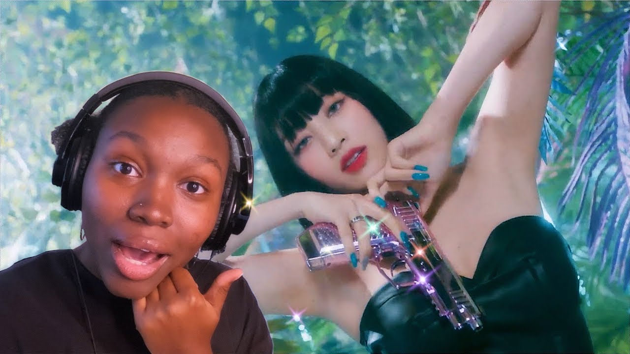 JIHYO THE ONE NOW??!!! MOMO THREW IT BACK! | TWICE "Talk that Talk" M/V ...