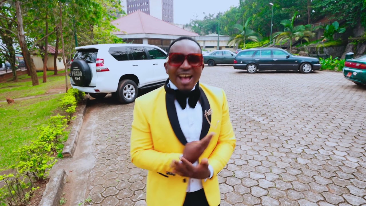 Joshua Che - Merry Christmas and Happy New Year (Official Video) - YouTube