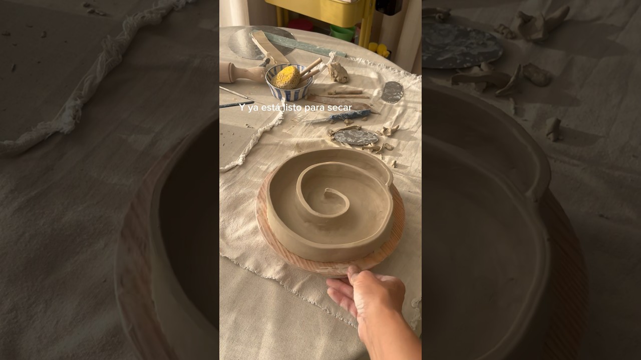 How to make a swirl bowl o un bowl de remolino #potteryforbeginners # ...