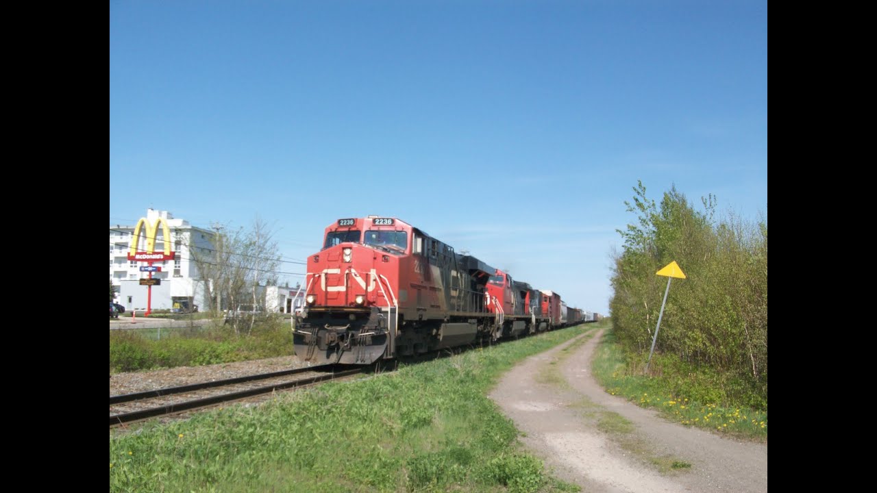 CN 2236 Leads a Long CN Train 407 at Moncton (May 29, 2014) - YouTube