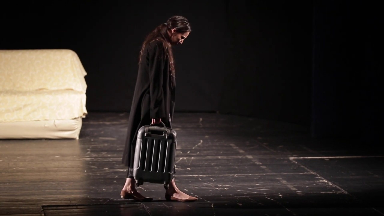 Spectacol "O altă privire" - Frunză Georgiana Valentina (Enache) - YouTube