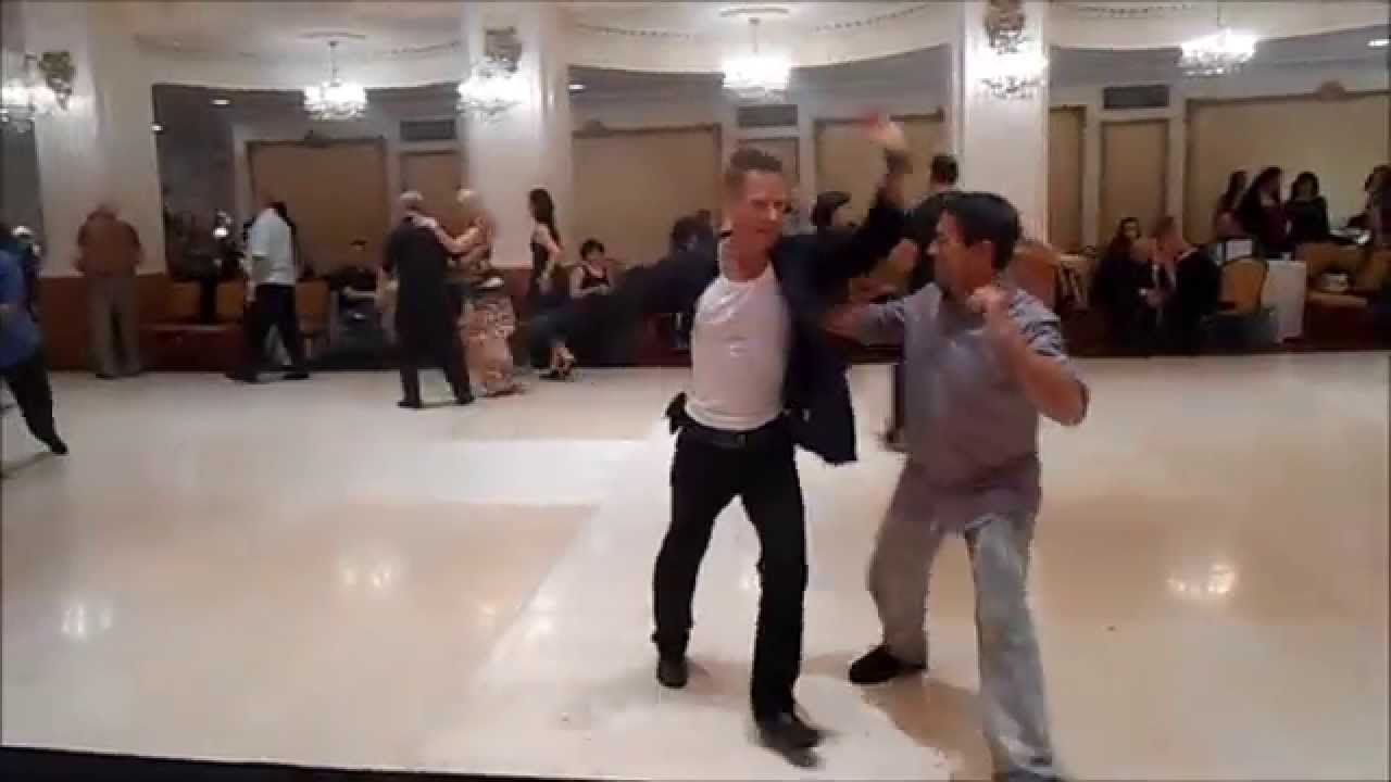 HUSTLE DANCING / 2 GUYS - YouTube